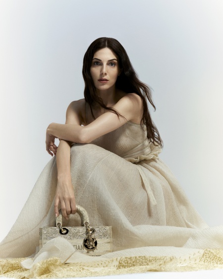 Aseel Omran y Razane Jammal lucen la colección Dior Ramadán - Sitara ...