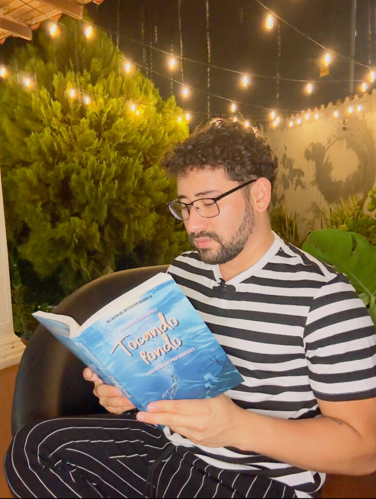 Alejandro Sequera Pinto publica su nuevo libro “Tocando fondo” - Sitara ...