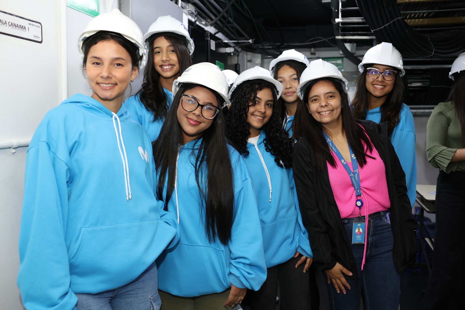 Movistar recibe en su sede principal a las ganadoras del programa Technovation Girls Venezuela ...