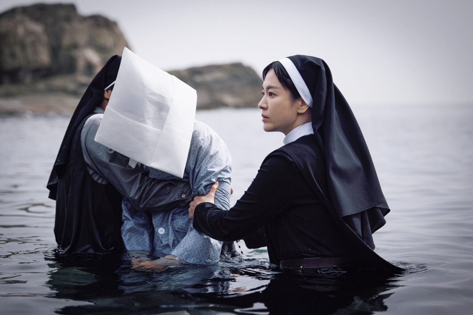 ESTRENO EL 30 DE OCTUBRE | DOS MONJAS: EXORCISMOS PROHIBIDOS ...