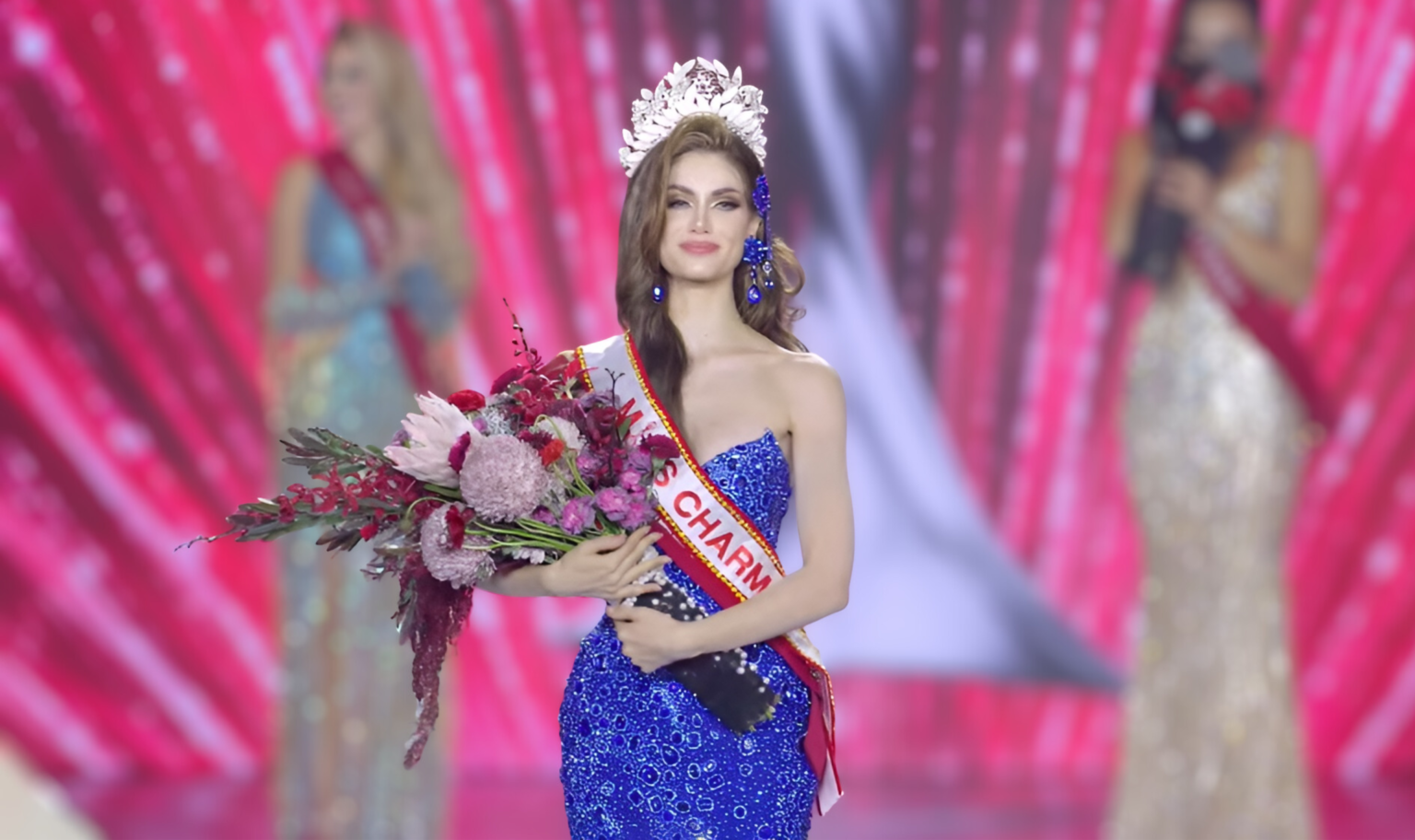 ANNA BLANCO ES MISS CHARM 2025 Recibidos - Sitara Magazine